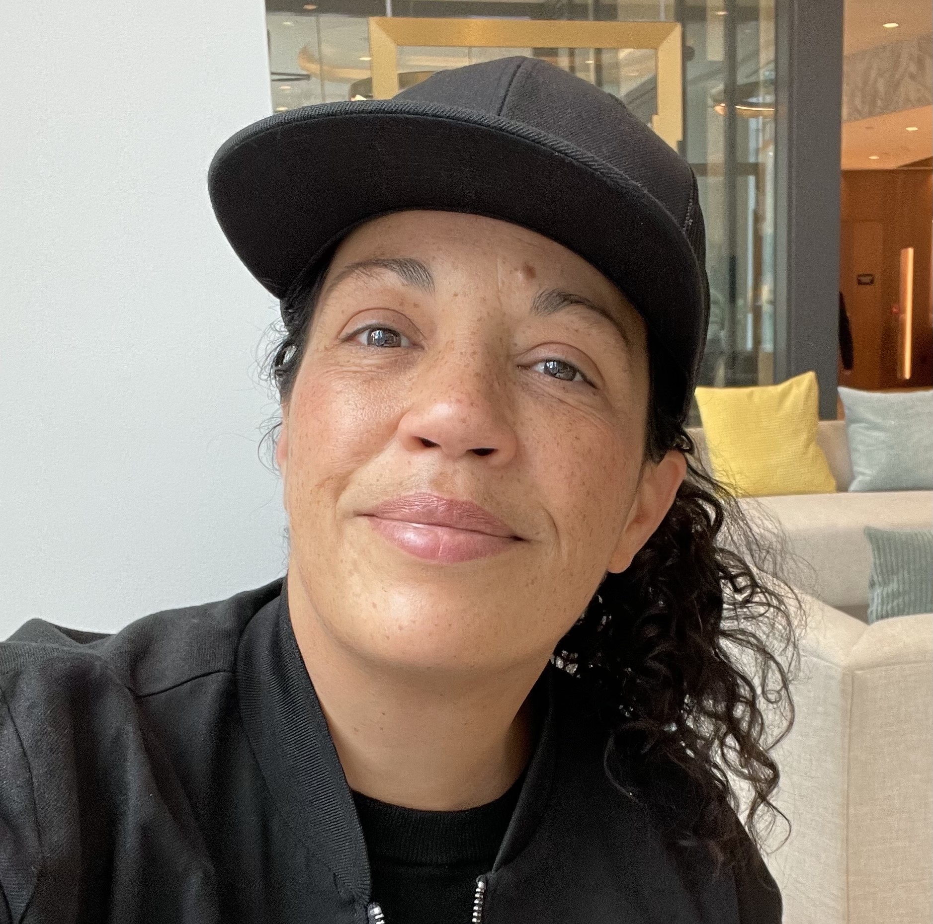 Raven Davis | Biographies | National Arts Centre