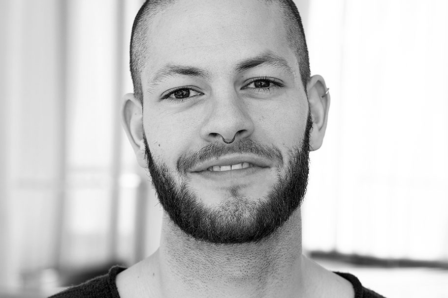 Abe Simon Mijnheer | Biographies | National Arts Centre